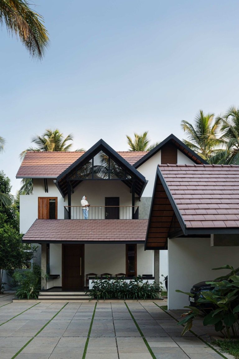 10 Rumah Jawa Modern Perpaduan Kearifan Lokal & Desain Masa Kini