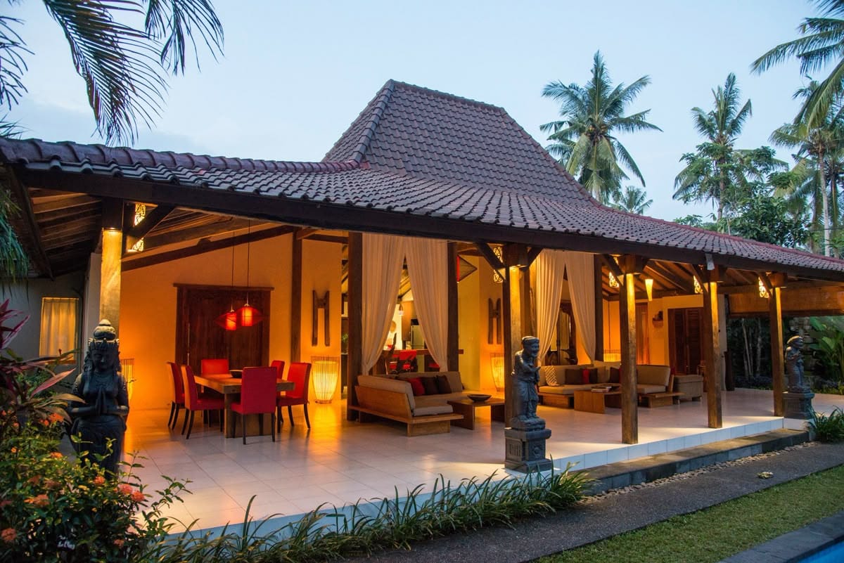 10 Rumah Jawa Modern Perpaduan Kearifan Lokal & Desain Masa Kini