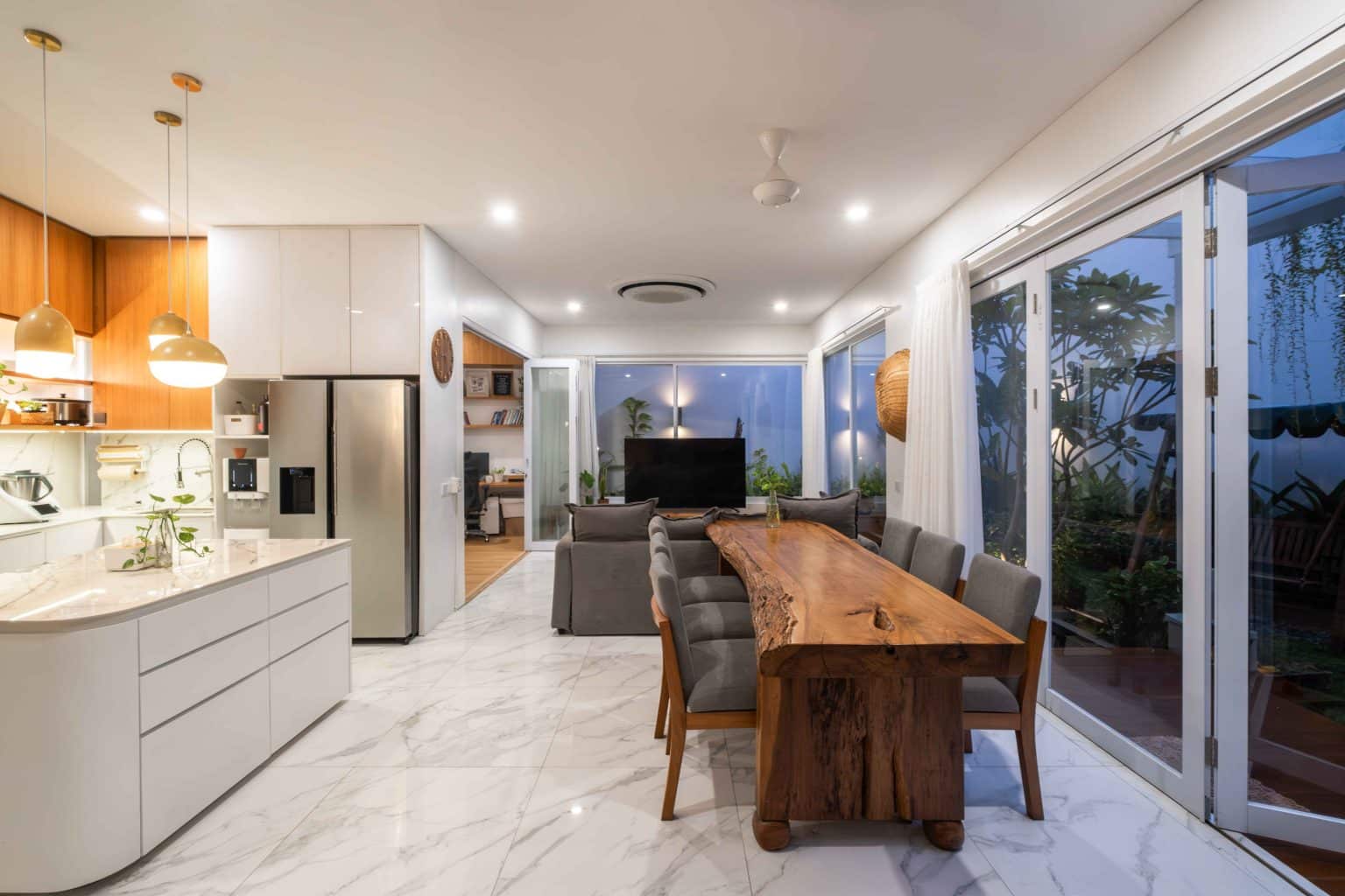 11 Rumah Open Space Modern Bikin Hunian Terasa Jauh Lebih Luas